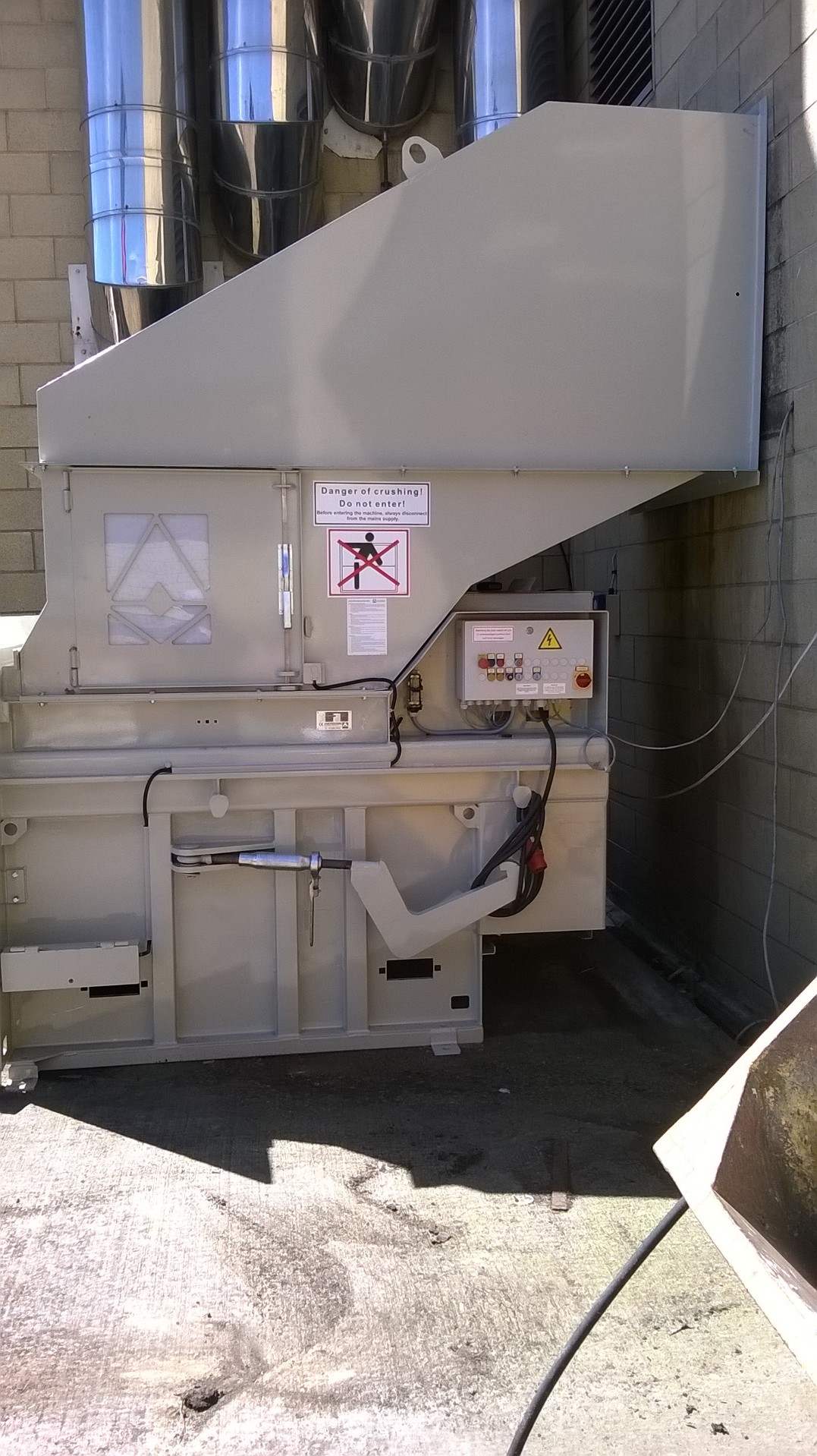 Avermann SP12 Static Compactor | Kenburn Waste Management