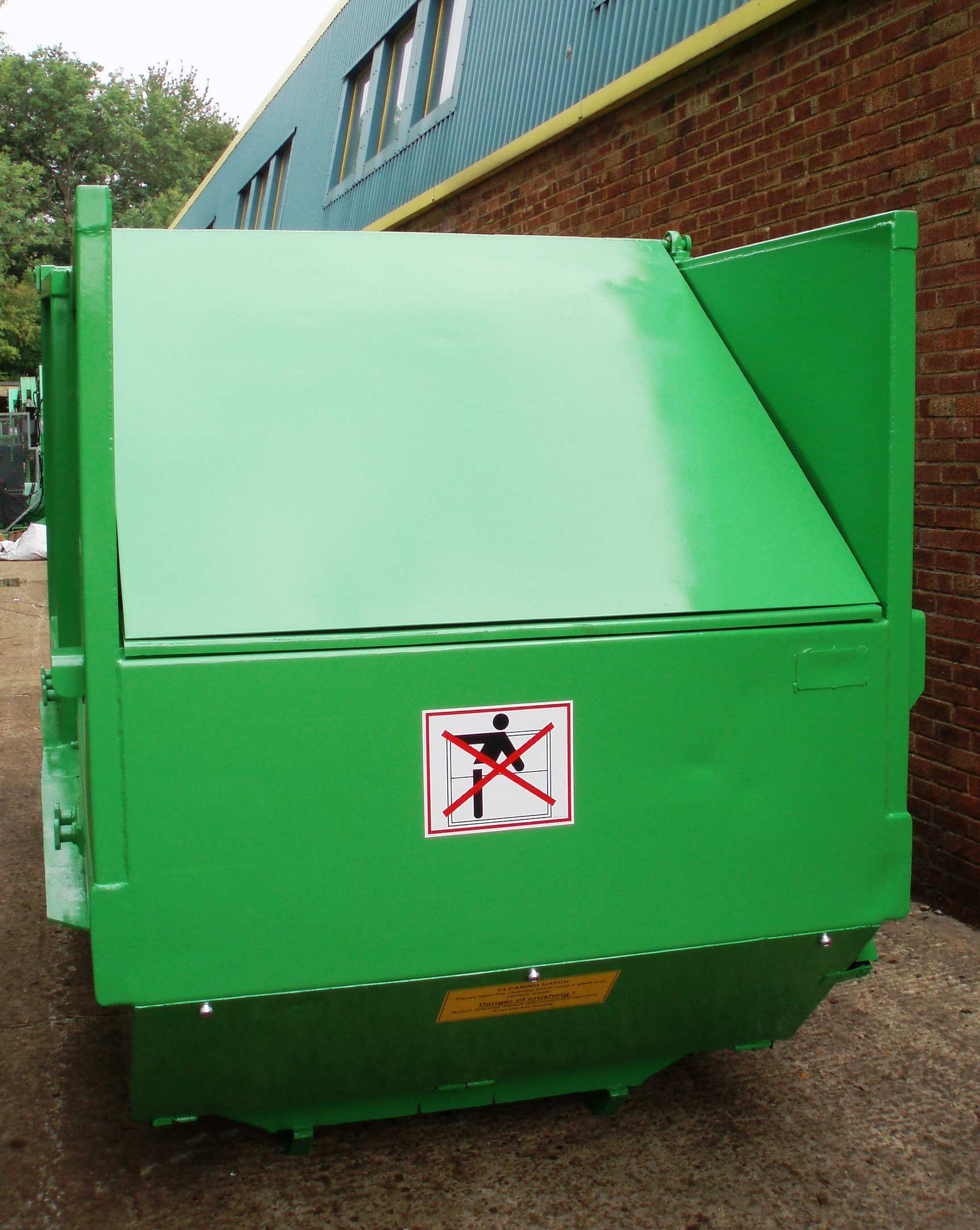 Avermann 10P Portable Compactor | Kenburn Waste Management